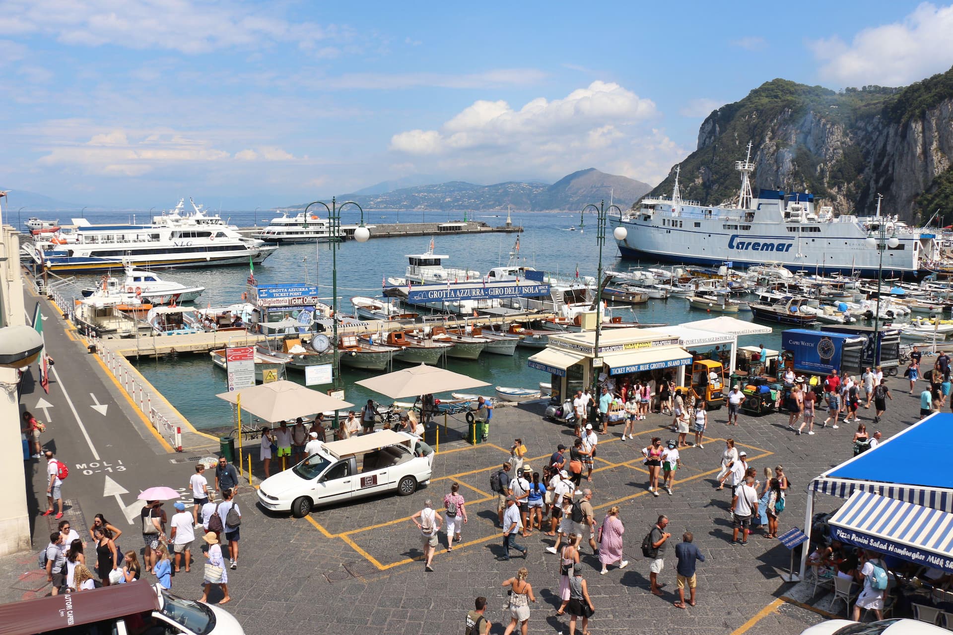 Traghetti e aliscafi per Capri – Prenota e acquista online | TraghettiPer